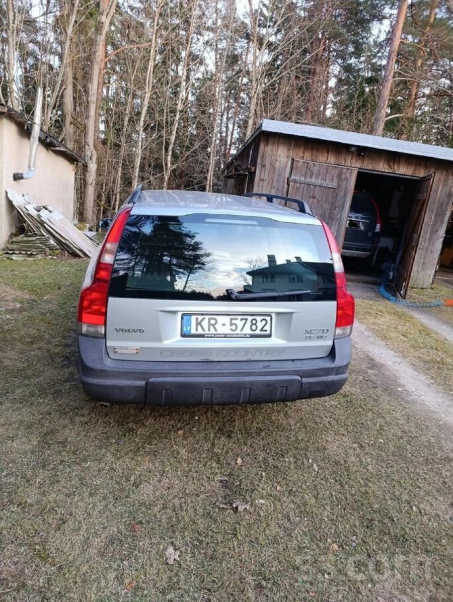Zaļš Volvo XC70 2004 Cēsis, ar dzinēja tilpumu 2.40 L un nobraukumu 419 tūkst. km par 2200 €, foto 4 vietnē AUTOMOTO.COM.LV