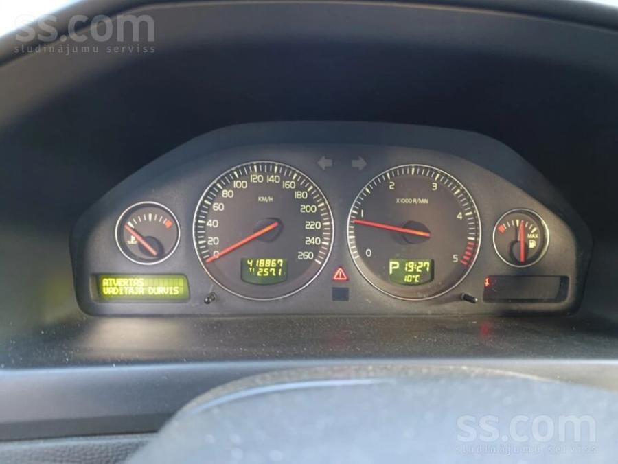 Zaļš Volvo XC70 2004 Cēsis, ar dzinēja tilpumu 2.40 L un nobraukumu 419 tūkst. km par 2200 €, foto 5 vietnē AUTOMOTO.COM.LV