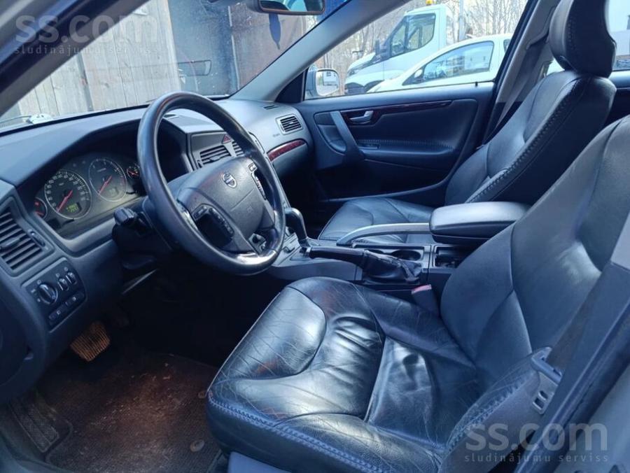 Zaļš Volvo XC70 2004 Cēsis, ar dzinēja tilpumu 2.40 L un nobraukumu 419 tūkst. km par 2200 €, foto 8 vietnē AUTOMOTO.COM.LV