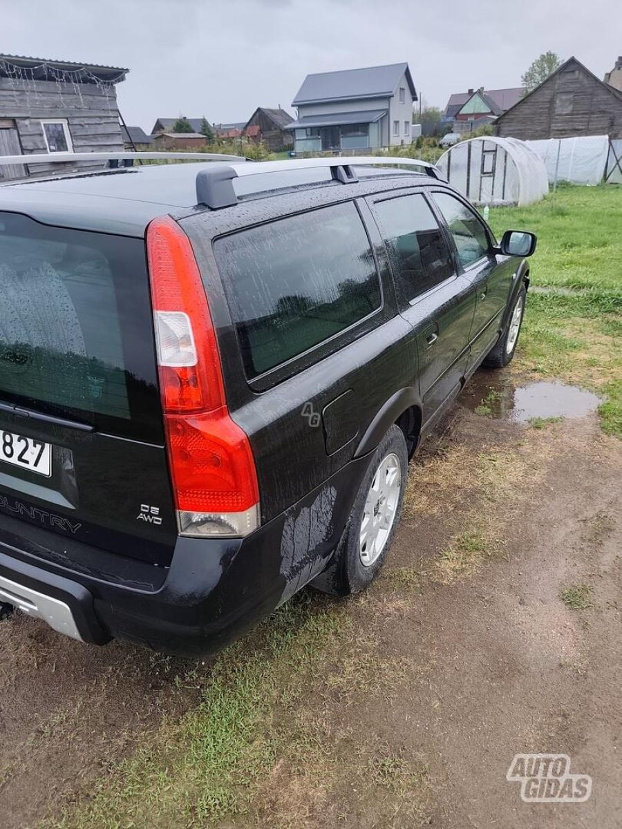 Green Volvo XC70 2005 in Trakai, with an engine capacity of 2.40 L and mileage of 386 thousand km for 2500 €, photo 4 on AUTOMOTO.COM.LV