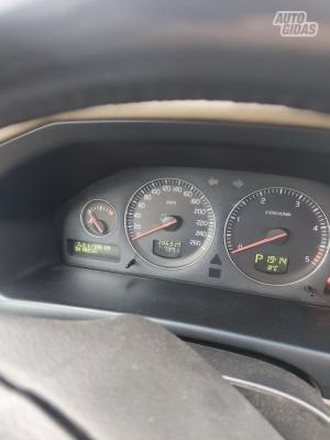 Green Volvo XC70 2005 in Trakai, with an engine capacity of 2.40 L and mileage of 386 thousand km for 2500 €, photo 12 on AUTOMOTO.COM.LV