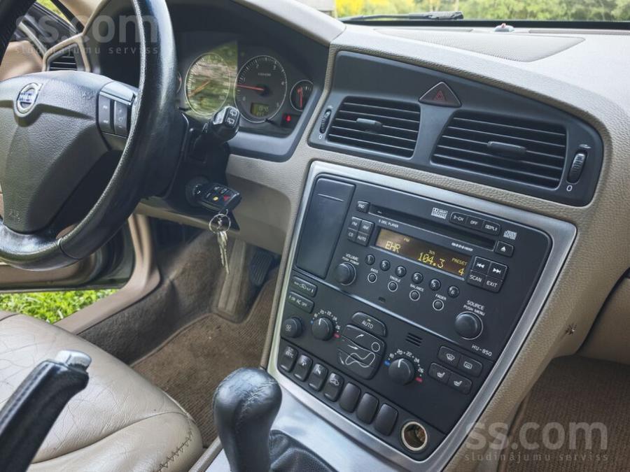 Zaļš Volvo XC70 2005 Rīga, ar dzinēja tilpumu 2.40 L un nobraukumu 339 tūkst. km par 4850 €, foto 7 vietnē AUTOMOTO.COM.LV