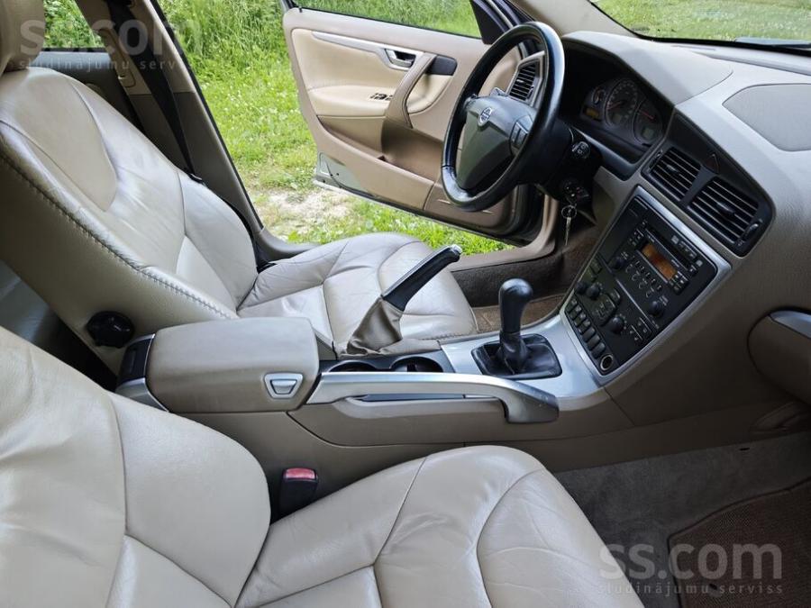 Zaļš Volvo XC70 2005 Rīga, ar dzinēja tilpumu 2.40 L un nobraukumu 339 tūkst. km par 4850 €, foto 8 vietnē AUTOMOTO.COM.LV