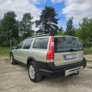 Green Volvo XC70 2005 in Riga, with an engine capacity of 2.50 L and mileage of 275 thousand km for 3990 €, photo 5 on AUTOMOTO.COM.LV