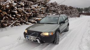 Green Volvo XC70 2006 in Vilnius, with an engine capacity of 2.50 L and mileage of 359 thousand km for 3750 €, photo  on AUTOMOTO.COM.LV