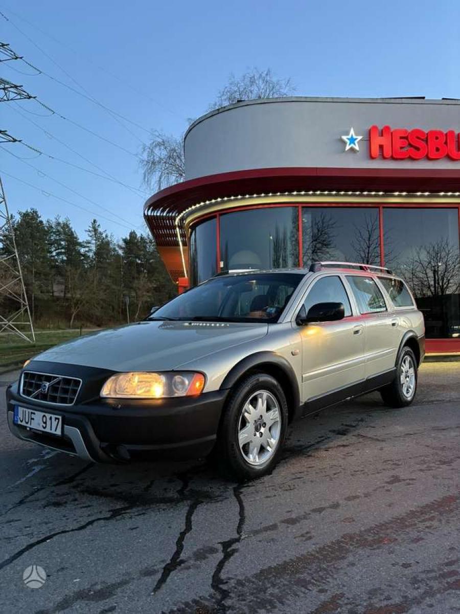 Green Volvo XC70 2006 in Vilnius, with an engine capacity of 2.40 L and mileage of 440 thousand km for 1799 €, photo 15 on AUTOMOTO.COM.LV