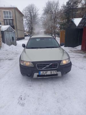 Green Volvo XC70 2006 in Kaunas, with an engine capacity of 2.40 L and mileage of 440 thousand km for 3200 €, photo 2 on AUTOMOTO.COM.LV
