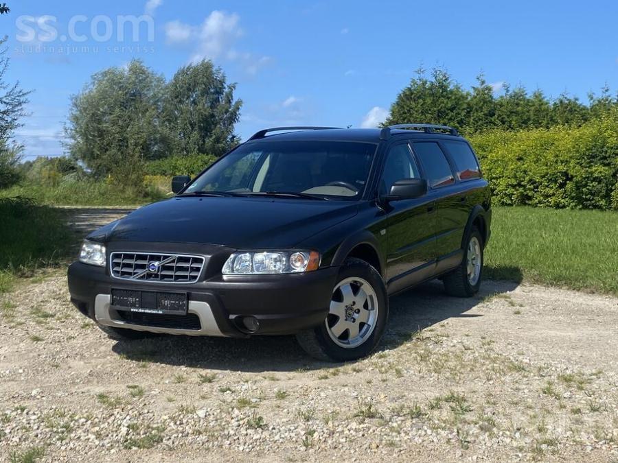 Green Volvo XC70 2006 in Riga, with an engine capacity of 2.40 L and mileage of 343 thousand km for 4400 €, photo 1 on AUTOMOTO.COM.LV
