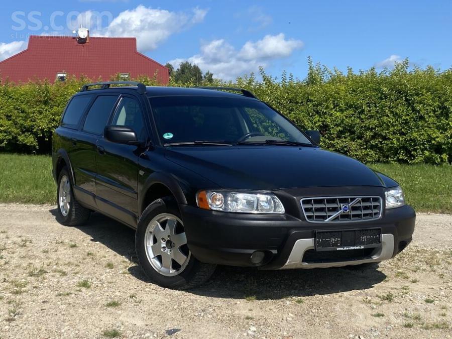 Green Volvo XC70 2006 in Riga, with an engine capacity of 2.40 L and mileage of 343 thousand km for 4400 €, photo 3 on AUTOMOTO.COM.LV