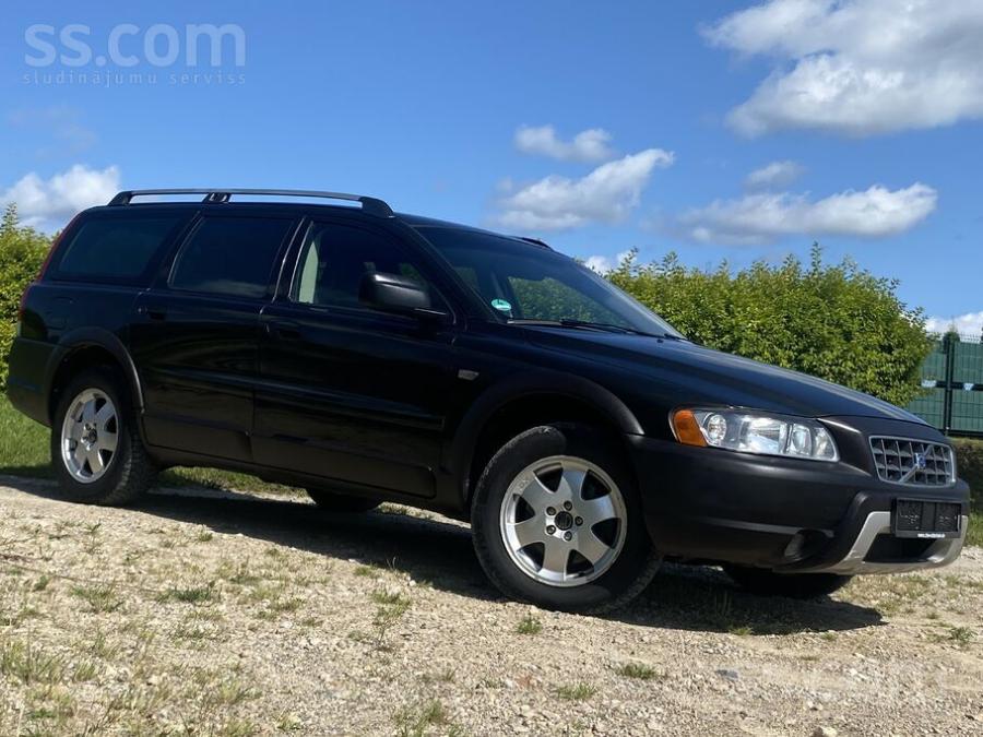 Green Volvo XC70 2006 in Riga, with an engine capacity of 2.40 L and mileage of 343 thousand km for 4400 €, photo 5 on AUTOMOTO.COM.LV