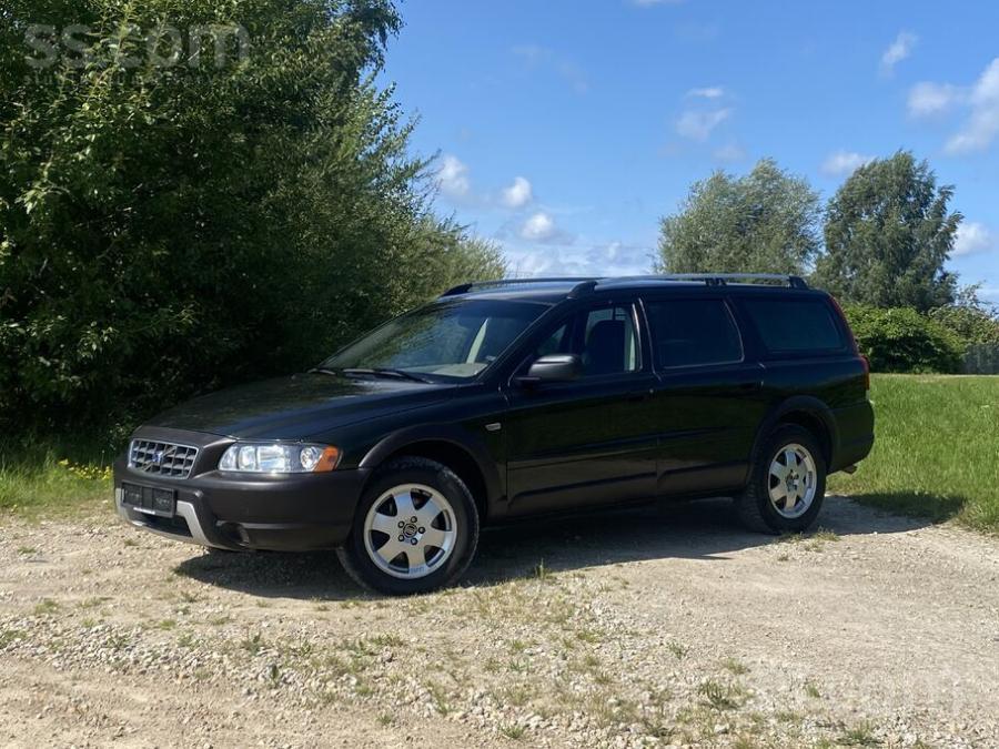Green Volvo XC70 2006 in Riga, with an engine capacity of 2.40 L and mileage of 343 thousand km for 4400 €, photo 6 on AUTOMOTO.COM.LV