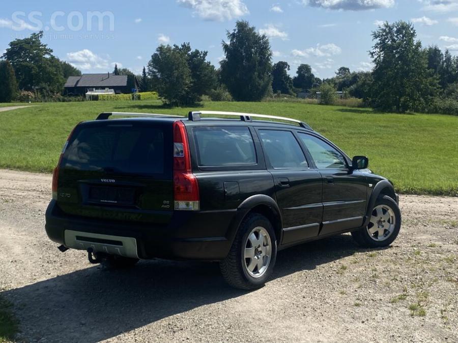 Green Volvo XC70 2006 in Riga, with an engine capacity of 2.40 L and mileage of 343 thousand km for 4400 €, photo 11 on AUTOMOTO.COM.LV