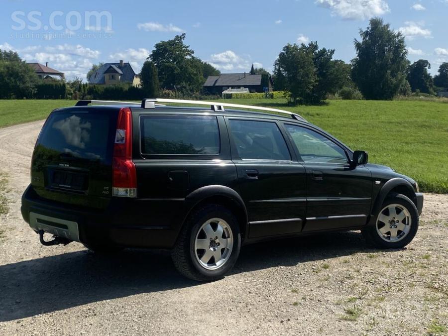 Green Volvo XC70 2006 in Riga, with an engine capacity of 2.40 L and mileage of 343 thousand km for 4400 €, photo 12 on AUTOMOTO.COM.LV