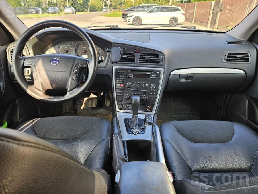 Zaļš Volvo XC70 2006 Rīga, ar dzinēja tilpumu 2.40 L un nobraukumu 361 tūkst. km par 1500 €, foto 7 vietnē AUTOMOTO.COM.LV