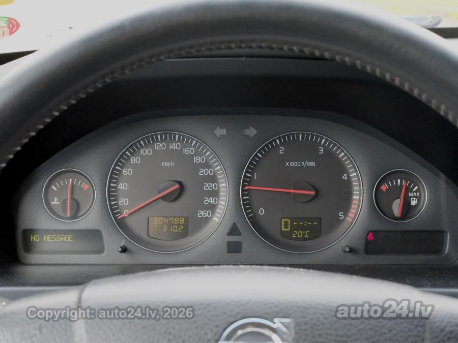 Зеленый Вольво ХС70 2006 в Таллин, объемом двигателя 2.40 л и пробегом 305 тыс. км за 4400 €, фото 5 на AUTOMOTO.COM.LV