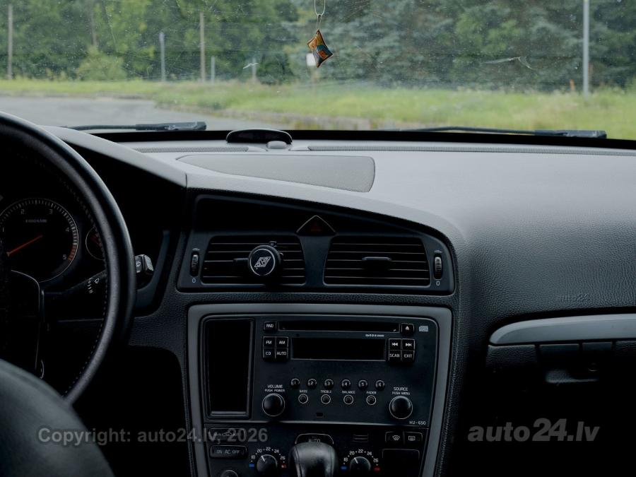 Зеленый Вольво ХС70 2006 в Таллин, объемом двигателя 2.40 л и пробегом 305 тыс. км за 4400 €, фото 7 на AUTOMOTO.COM.LV