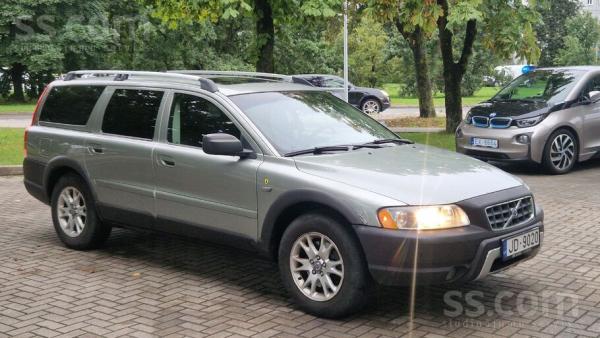 Green Volvo XC70 2006 in Riga, with an engine capacity of 2.40 L and mileage of 0 thousand km for 1399 €, photo 4 on AUTOMOTO.COM.LV