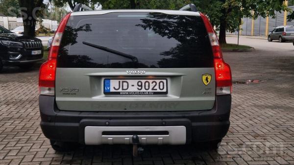 Green Volvo XC70 2006 in Riga, with an engine capacity of 2.40 L and mileage of 0 thousand km for 1399 €, photo 7 on AUTOMOTO.COM.LV
