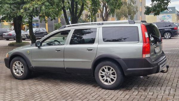 Green Volvo XC70 2006 in Riga, with an engine capacity of 2.40 L and mileage of 0 thousand km for 1399 €, photo 11 on AUTOMOTO.COM.LV