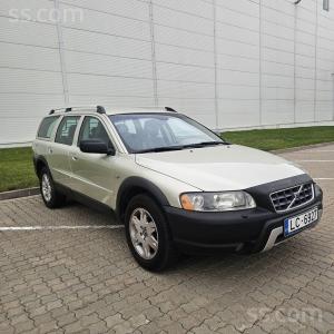 Zaļš Volvo XC70 2006 Rīga, ar dzinēja tilpumu 2.50 L un nobraukumu 275 tūkst. km par 3740 €, foto  vietnē AUTOMOTO.COM.LV