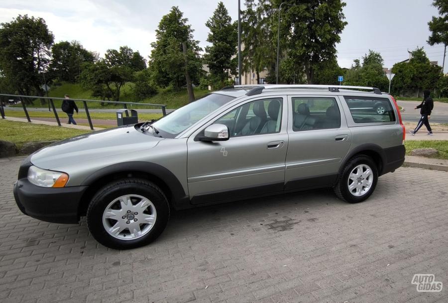 Green Volvo XC70 2007 in Kaunas, with an engine capacity of 2.40 L and mileage of 352 thousand km for 3500 €, photo 4 on AUTOMOTO.COM.LV