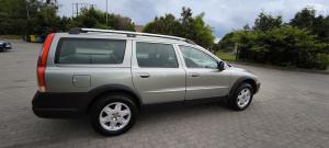 Green Volvo XC70 2007 in Kaunas, with an engine capacity of 2.40 L and mileage of 352 thousand km for 3500 €, photo 8 on AUTOMOTO.COM.LV
