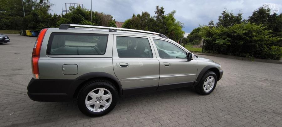 Green Volvo XC70 2007 in Kaunas, with an engine capacity of 2.40 L and mileage of 352 thousand km for 3500 €, photo 8 on AUTOMOTO.COM.LV