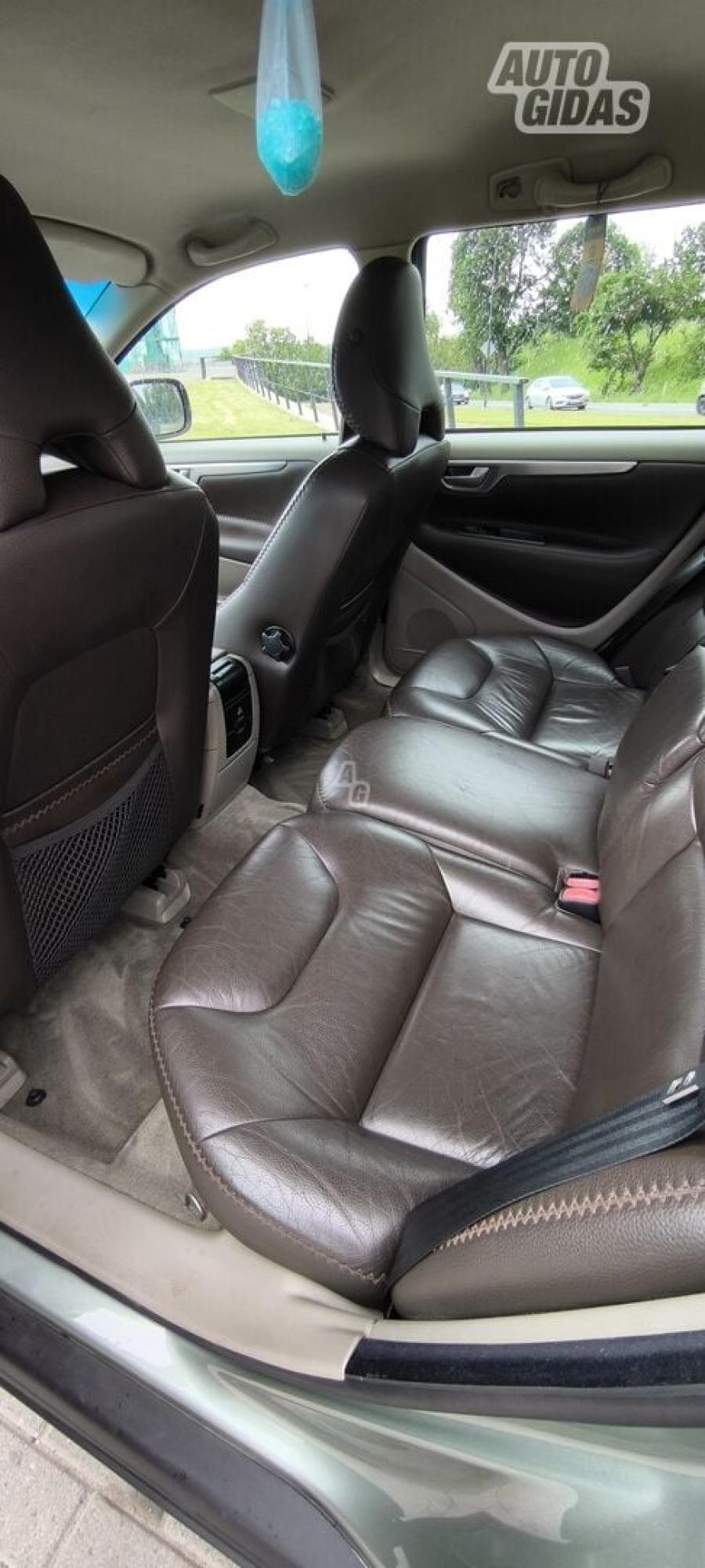 Green Volvo XC70 2007 in Kaunas, with an engine capacity of 2.40 L and mileage of 352 thousand km for 3500 €, photo 12 on AUTOMOTO.COM.LV