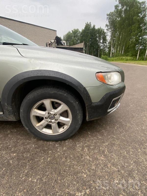 Zaļš Volvo XC70 2007 Ogre, ar dzinēja tilpumu 2.40 L un nobraukumu 370 tūkst. km par 3200 €, foto 4 vietnē AUTOMOTO.COM.LV