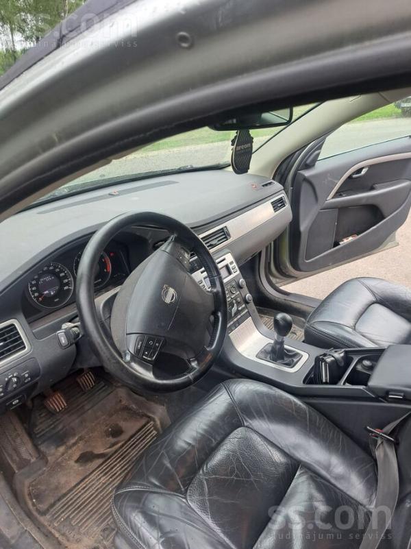 Zaļš Volvo XC70 2007 Ogre, ar dzinēja tilpumu 2.40 L un nobraukumu 370 tūkst. km par 3200 €, foto 8 vietnē AUTOMOTO.COM.LV