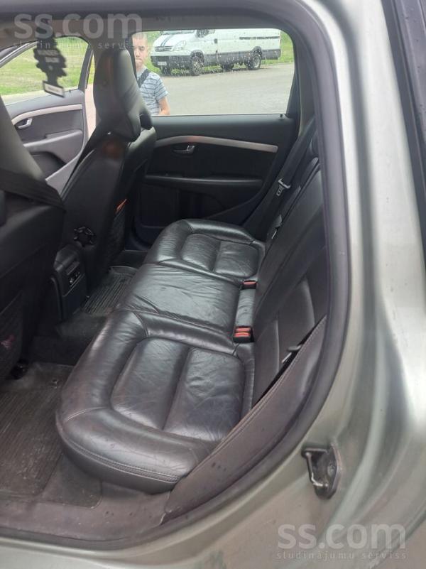 Zaļš Volvo XC70 2007 Ogre, ar dzinēja tilpumu 2.40 L un nobraukumu 370 tūkst. km par 3200 €, foto 10 vietnē AUTOMOTO.COM.LV