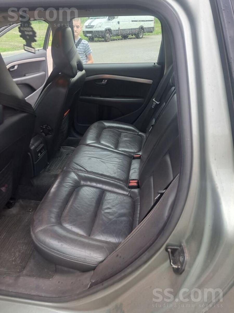 Zaļš Volvo XC70 2007 Ogre, ar dzinēja tilpumu 2.40 L un nobraukumu 370 tūkst. km par 3200 €, foto 11 vietnē AUTOMOTO.COM.LV