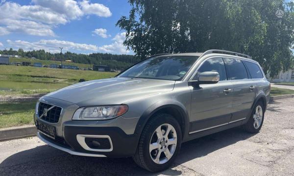 Green Volvo XC70 2007 in Vilnius, with an engine capacity of 2.40 L and mileage of 349 thousand km for 5950 €, photo 3 on AUTOMOTO.COM.LV
