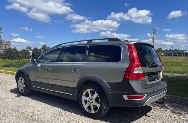 Green Volvo XC70 2007 in Vilnius, with an engine capacity of 2.40 L and mileage of 349 thousand km for 5950 €, photo 5 on AUTOMOTO.COM.LV