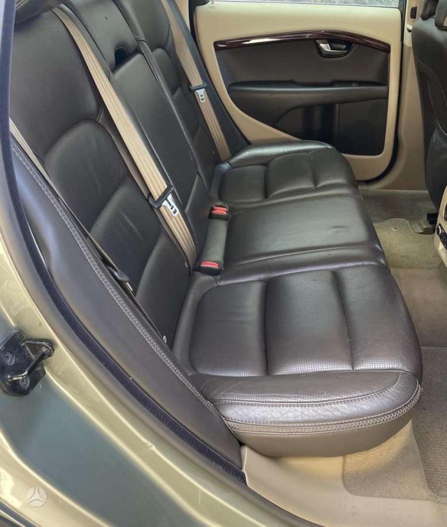 Green Volvo XC70 2007 in Vilnius, with an engine capacity of 2.40 L and mileage of 349 thousand km for 5950 €, photo 13 on AUTOMOTO.COM.LV
