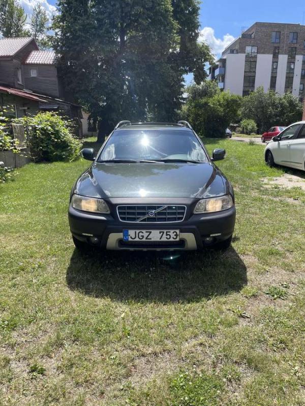 Green Volvo XC70 2007 in Vilnius, with an engine capacity of 2.40 L and mileage of 338 thousand km for 3500 €, photo 3 on AUTOMOTO.COM.LV