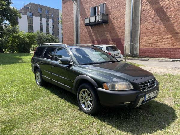 Green Volvo XC70 2007 in Vilnius, with an engine capacity of 2.40 L and mileage of 338 thousand km for 3500 €, photo 5 on AUTOMOTO.COM.LV