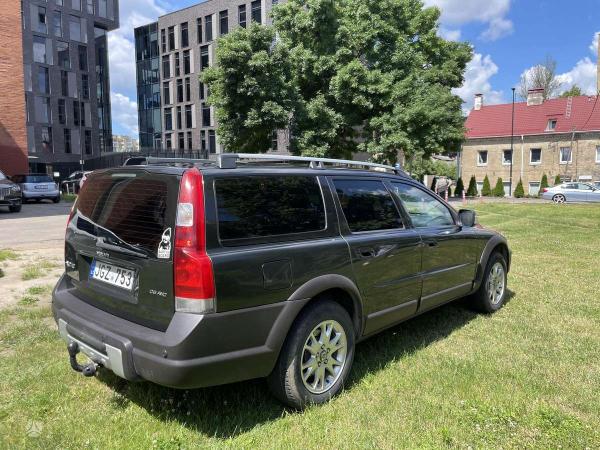 Green Volvo XC70 2007 in Vilnius, with an engine capacity of 2.40 L and mileage of 338 thousand km for 3500 €, photo 6 on AUTOMOTO.COM.LV