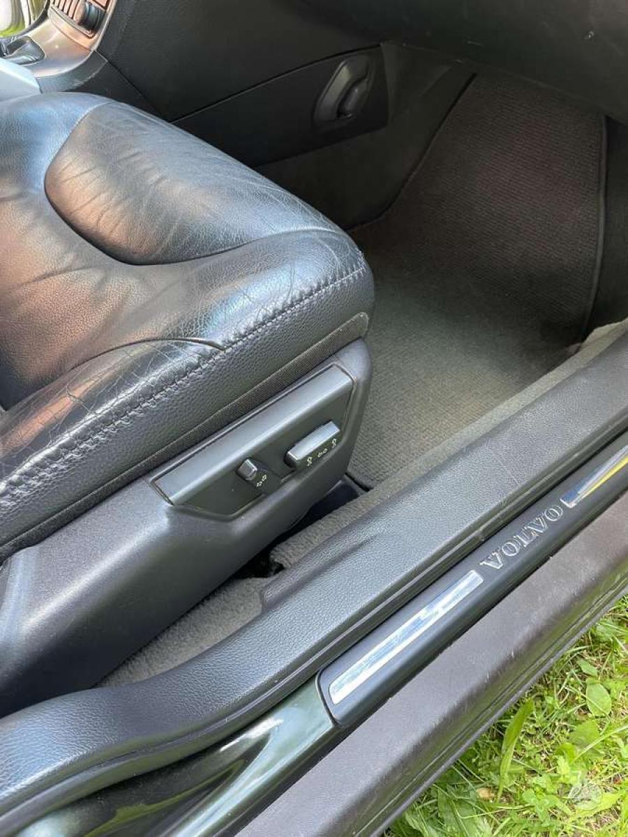 Zaļš Volvo XC70 2007 Viļņa, ar dzinēja tilpumu 2.40 L un nobraukumu 338 tūkst. km par 3500 €, foto 21 vietnē AUTOMOTO.COM.LV