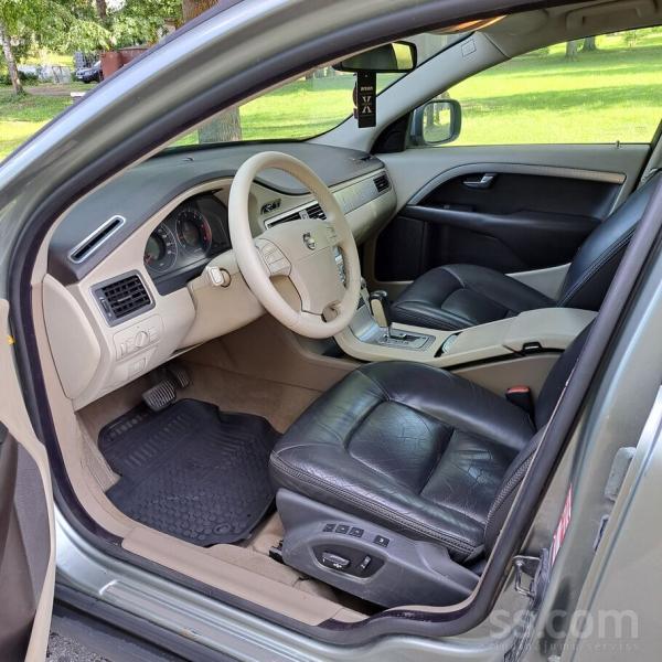 Green Volvo XC70 2007 in Rezekne, with an engine capacity of 2.40 L and mileage of 0 thousand km for 2850 €, photo 9 on AUTOMOTO.COM.LV