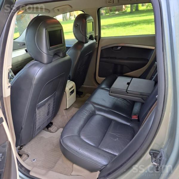 Green Volvo XC70 2007 in Rezekne, with an engine capacity of 2.40 L and mileage of 0 thousand km for 2850 €, photo 10 on AUTOMOTO.COM.LV