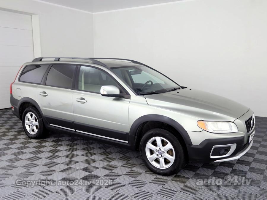 Green Volvo XC70 2007 in Tallinn, with an engine capacity of 2.40 L and mileage of 318 thousand km for 3199 €, photo 1 on AUTOMOTO.COM.LV
