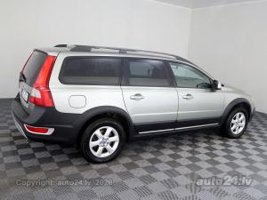 Green Volvo XC70 2007 in Tallinn, with an engine capacity of 2.40 L and mileage of 318 thousand km for 3199 €, photo 4 on AUTOMOTO.COM.LV