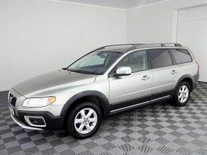Green Volvo XC70 2007 in Tallinn, with an engine capacity of 2.40 L and mileage of 318 thousand km for 3199 €, photo 3 on AUTOMOTO.COM.LV