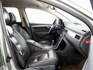 Green Volvo XC70 2007 in Tallinn, with an engine capacity of 2.40 L and mileage of 318 thousand km for 3199 €, photo 7 on AUTOMOTO.COM.LV