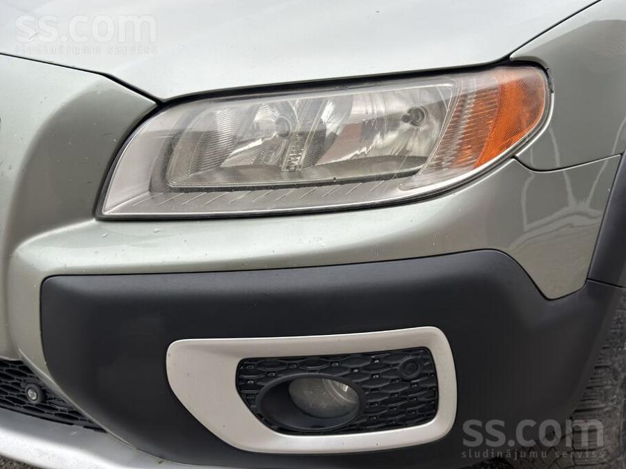 Green Volvo XC70 2007 in Riga, with an engine capacity of 2.40 L and mileage of 0 thousand km for 4200 €, photo 13 on AUTOMOTO.COM.LV