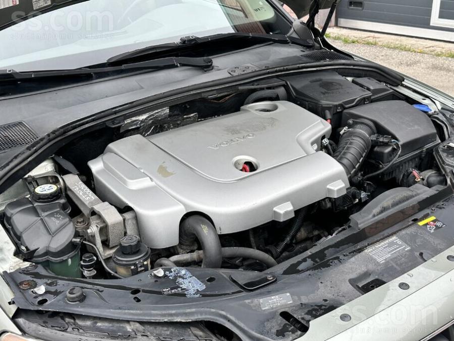 Green Volvo XC70 2007 in Riga, with an engine capacity of 2.40 L and mileage of 0 thousand km for 4200 €, photo 14 on AUTOMOTO.COM.LV