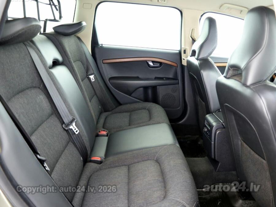 Green Volvo XC70 2008 in Tallinn, with an engine capacity of 3.20 L and mileage of 369 thousand km for 2999 €, photo 7 on AUTOMOTO.COM.LV