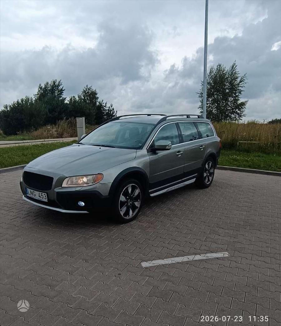 Green Volvo XC70 2008 in Vilnius, with an engine capacity of 2.40 L and mileage of 347 thousand km for 3000 €, photo 4 on AUTOMOTO.COM.LV