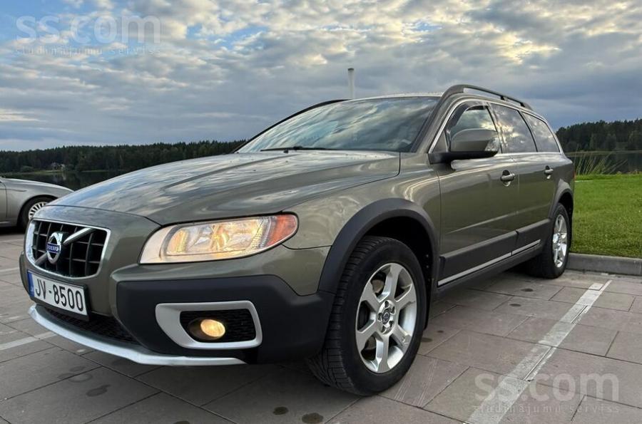 Green Volvo XC70 2011 in Ogre, with an engine capacity of 2.40 L and mileage of 333 thousand km for 5000 €, photo 1 on AUTOMOTO.COM.LV